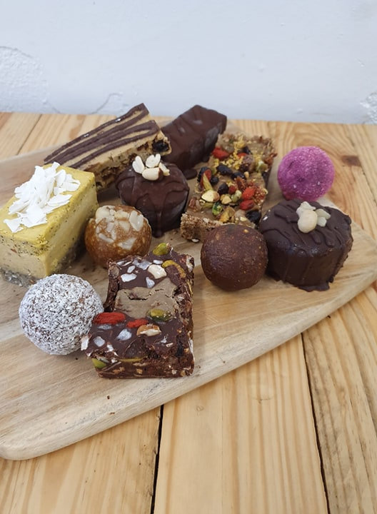 Raw Earth Dessert | Speciality Mixed Boxes